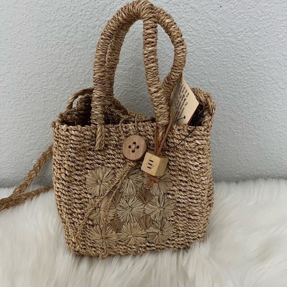 Esprit | Bags | Esprit Natural Tan Woven Straw Floral Square Small ...